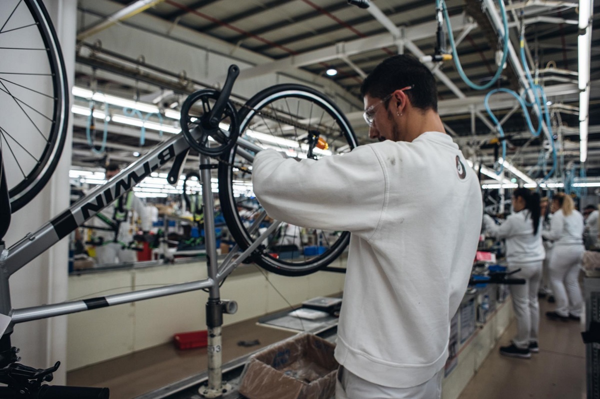 Largest bicycle production facility in Europe implements MES